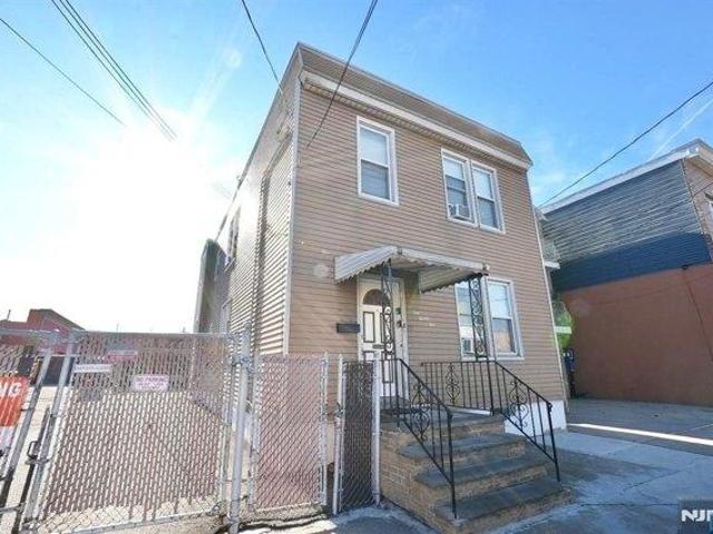 6 bedroom, Newark NJ 07105 103158423