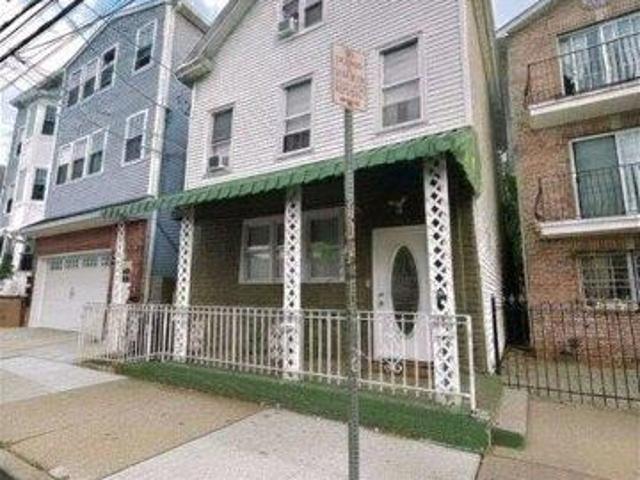 6 bedroom, Newark NJ 07107 102585117