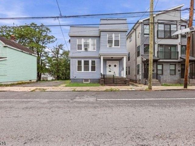 6 bedroom, Newark NJ 07103 104410980