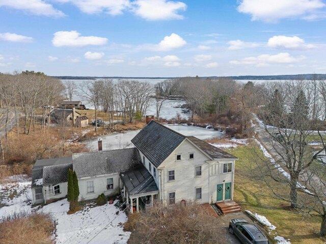6 bedroom, Newmarket NH 03857 LS102345397