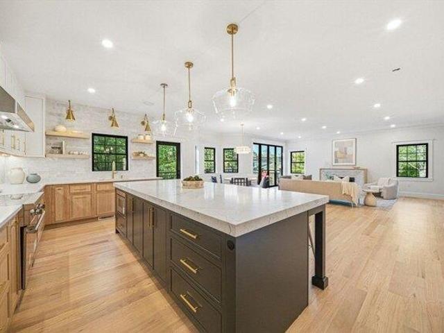 6 bedroom, Needham MA 02492 104569539