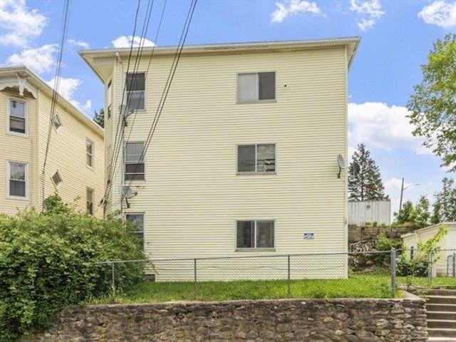 6 bedroom, Southbridge MA 01550 LS102594907
