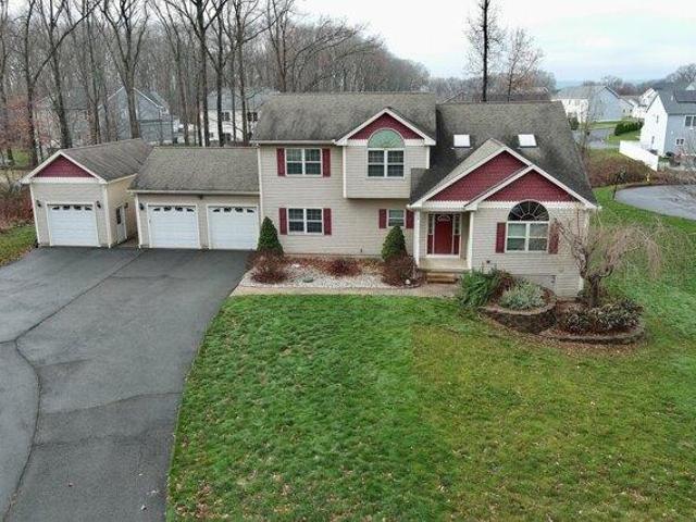 6 bedroom, Southington CT 06489 104651495