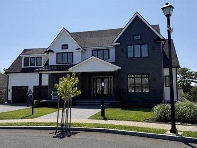 6 bedroom, Saugus MA 01906 105109234
