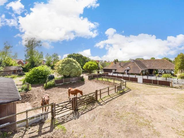6 bedroom semi detached bungalow for sale
