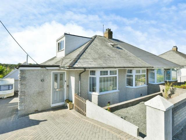 6 bedroom semi detached bungalow for sale