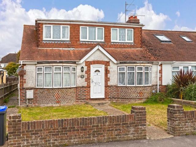 6 bedroom semi detached bungalow for sale