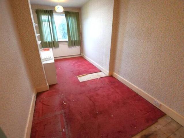 6 bedroom semi detached bungalow for sale in Westrow Gardens, Ilford, IG3
