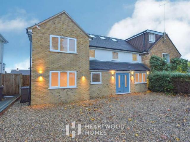 6 Bedroom Semi Detached House