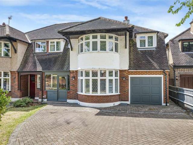 6 Bedroom Semi Detached House