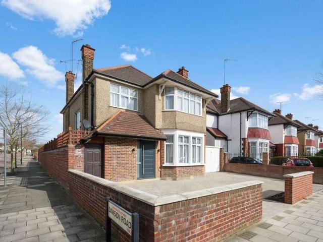 6 Bedroom Semi Detached House