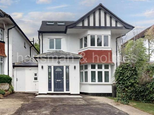 6 Bedroom Semi Detached House