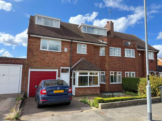 6 Bedroom Semi Detached House
