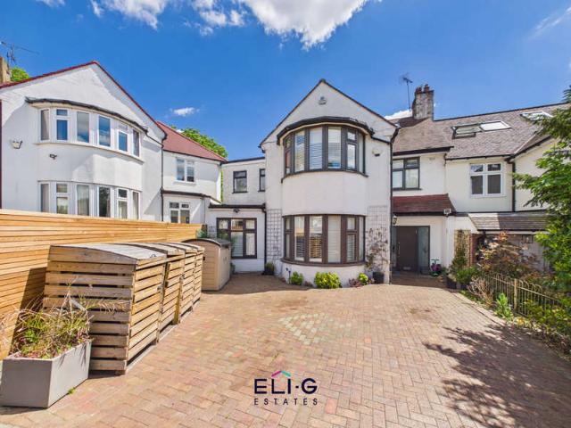 6 Bedroom Semi Detached House