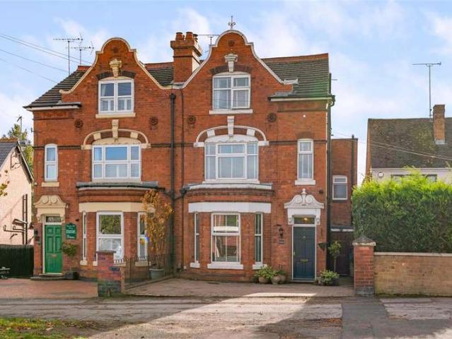 6 Bedroom Semi Detached House