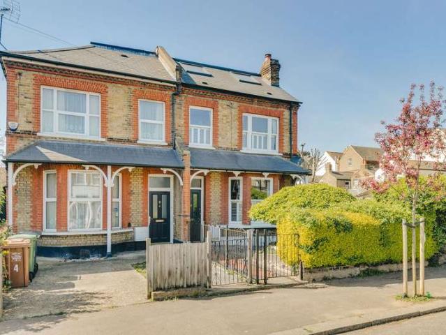 6 Bedroom Semi Detached House