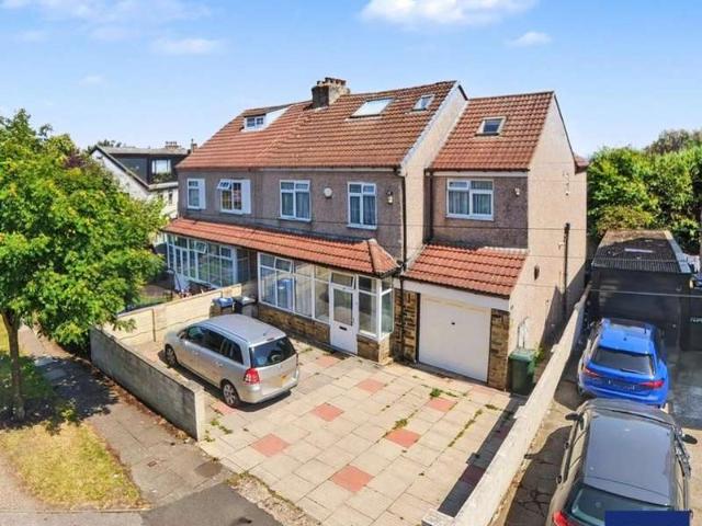 6 Bedroom Semi Detached House