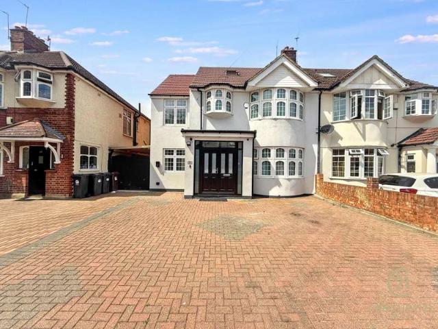 6 Bedroom Semi Detached House