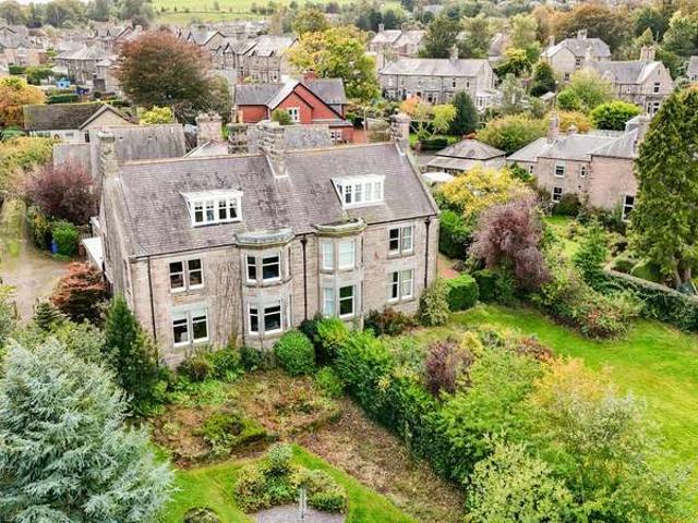 6 Bedroom Semi Detached House