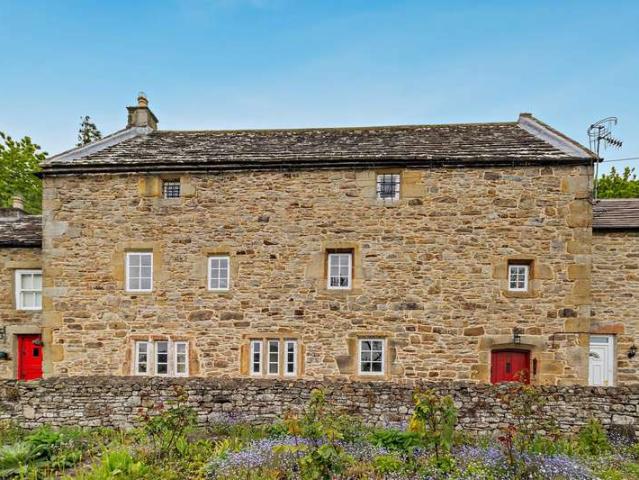 6 Bedroom Semi Detached House