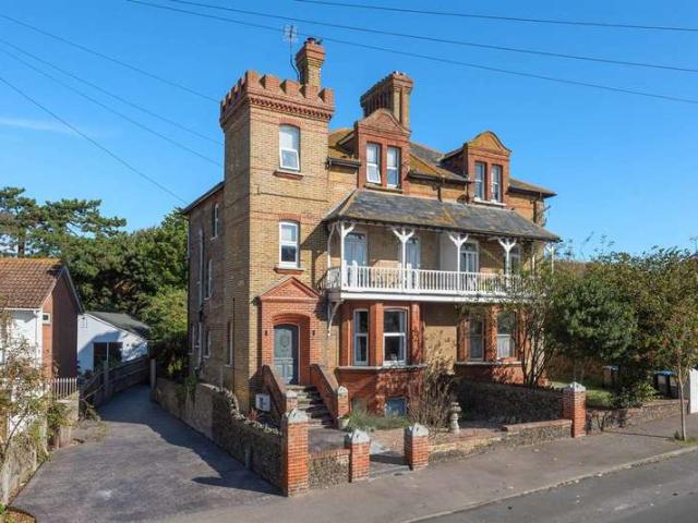 6 Bedroom Semi Detached House