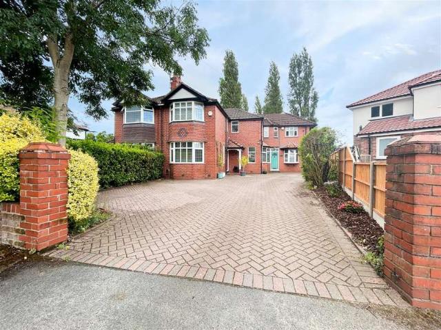 6 Bedroom Semi Detached House