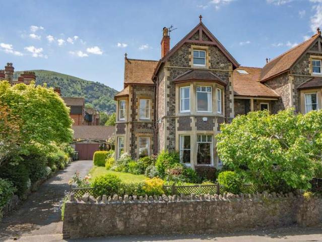 6 Bedroom Semi Detached House