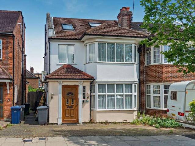 6 Bedroom Semi Detached House