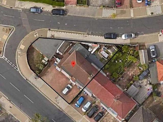 6 Bedroom Semi Detached House