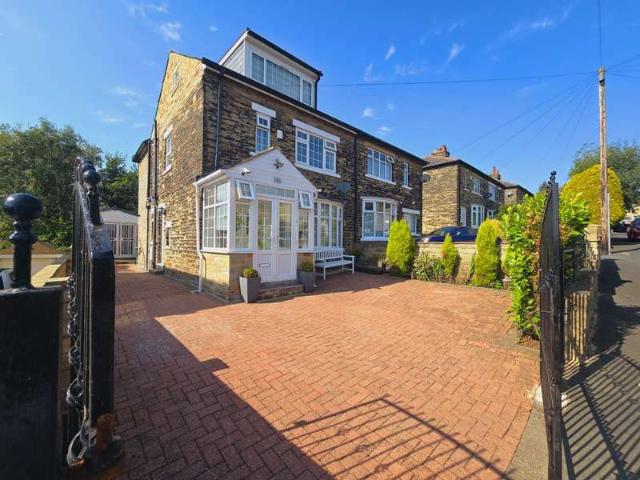 6 Bedroom Semi Detached House