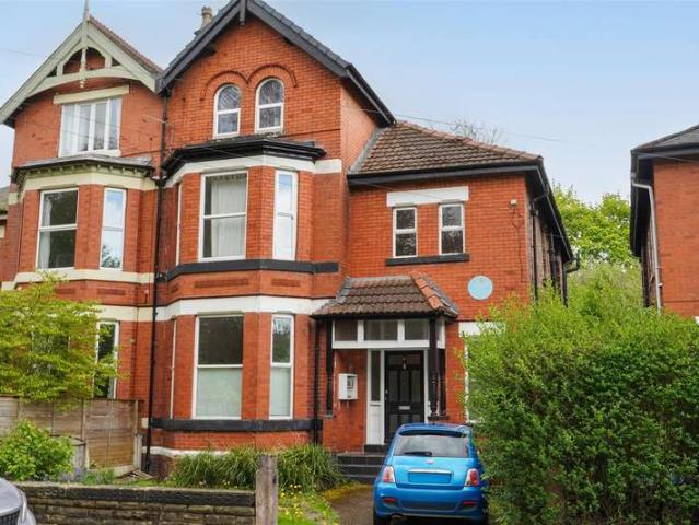 6 Bedroom Semi Detached House