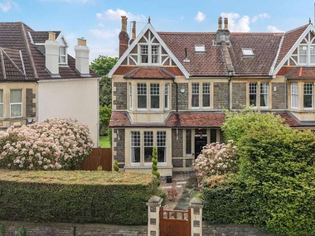 6 Bedroom Semi Detached House