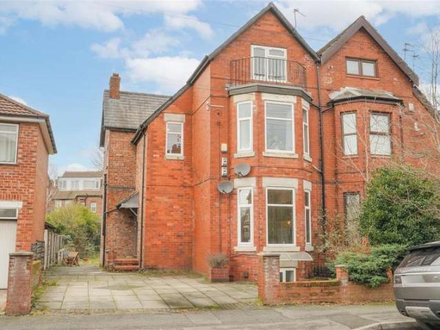 6 Bedroom Semi Detached House