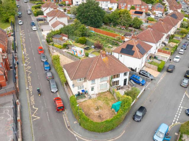 6 Bedroom Semi Detached House
