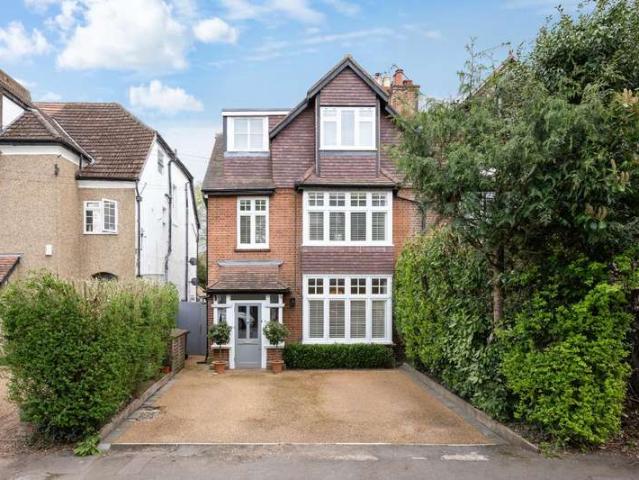6 Bedroom Semi Detached House