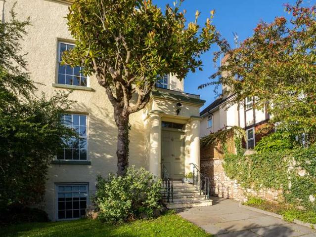 6 Bedroom Semi Detached House