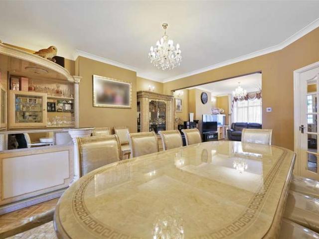 6 Bedroom Semi Detached House
