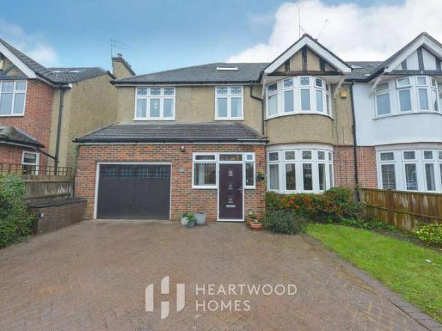 6 Bedroom Semi Detached House