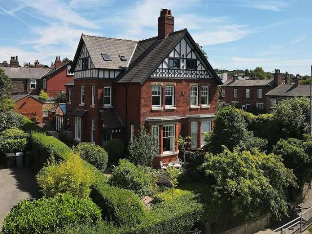 6 Bedroom Semi Detached House