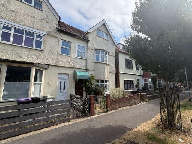 6 Bedroom Semi Detached House