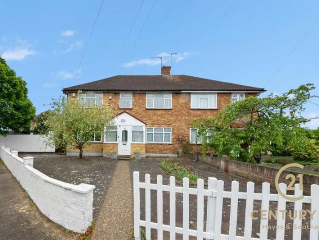 6 Bedroom Semi Detached House