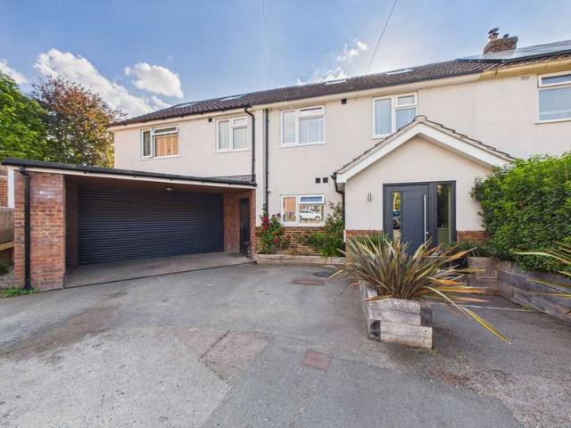 6 Bedroom Semi Detached House