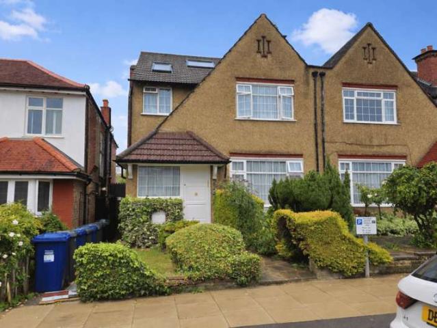 6 Bedroom Semi Detached House