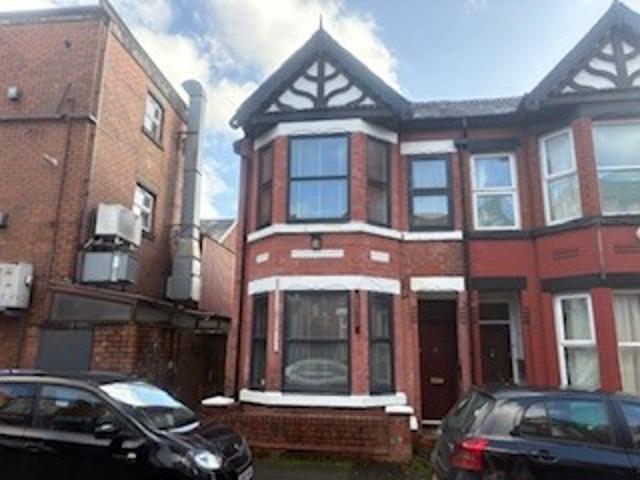 6 bedroom Semi detached house To Let