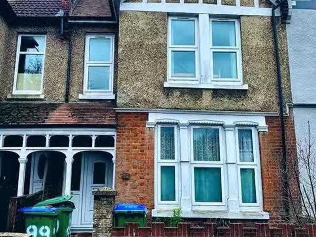 6 bedroom Semi Detached House to rent, Westridge Road, Southam.