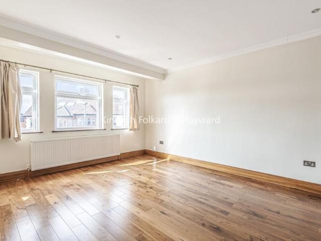 6 bedroom semi detached house to rent