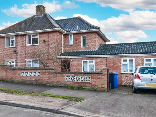 6 bedroom semi detached house to rent