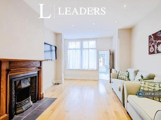 6 bedroom semi detached house to rent