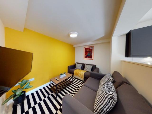 6 bedroom semi detached house to rent