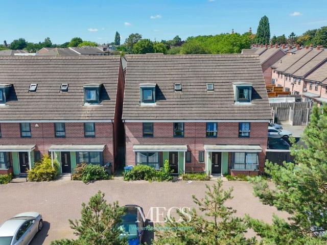 6 bedroom semi detached house to rent